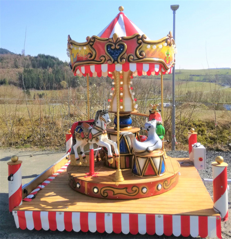 Mini-Nostalgie-Karussell auf Anhänger