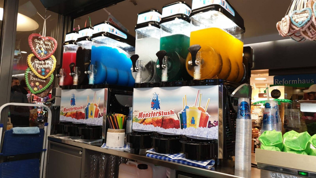 Zwei große Monster Slush Maschinen zum verkaufen