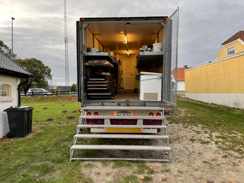 Trailer mit Stock und zimmer