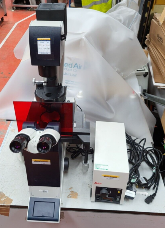 LEICA DMI3000 B 11888374 Inverted Fluorescence Phasecontrast Microscope