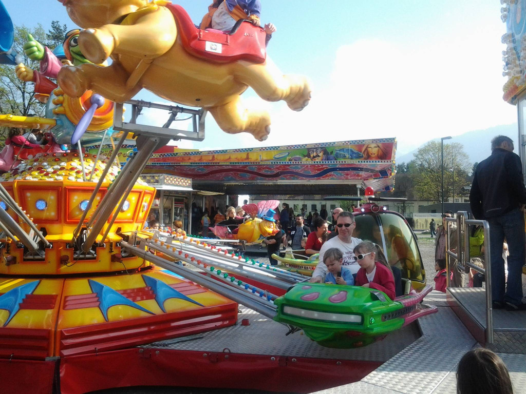 Suchen zwei Mitarbeiter in Fixanstellung