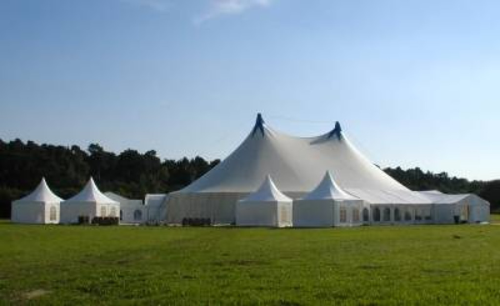 PALASTZELT 28M X 43M (2 MAST)
