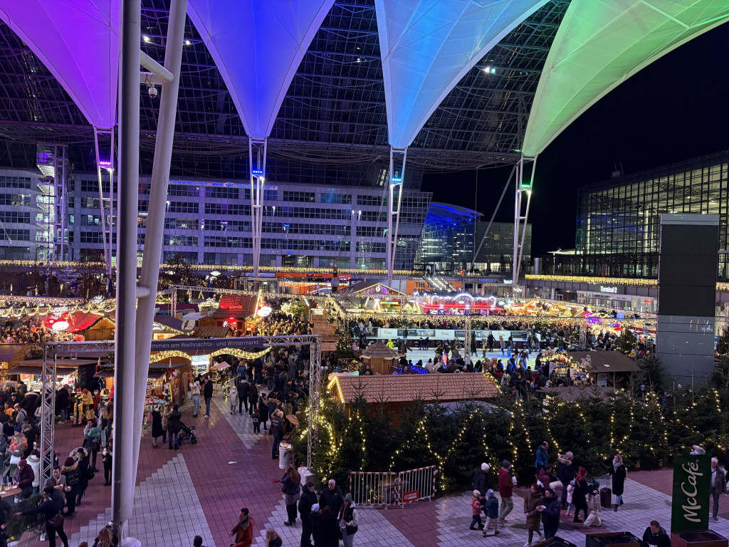 Weihnachts und Wintermarkt Flughafen München 2025